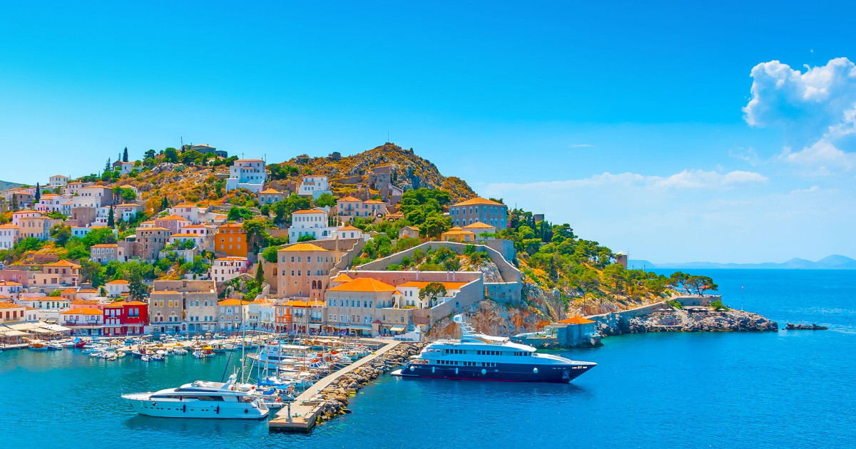Charter Yachts in Athens | Istion Yachting Greece