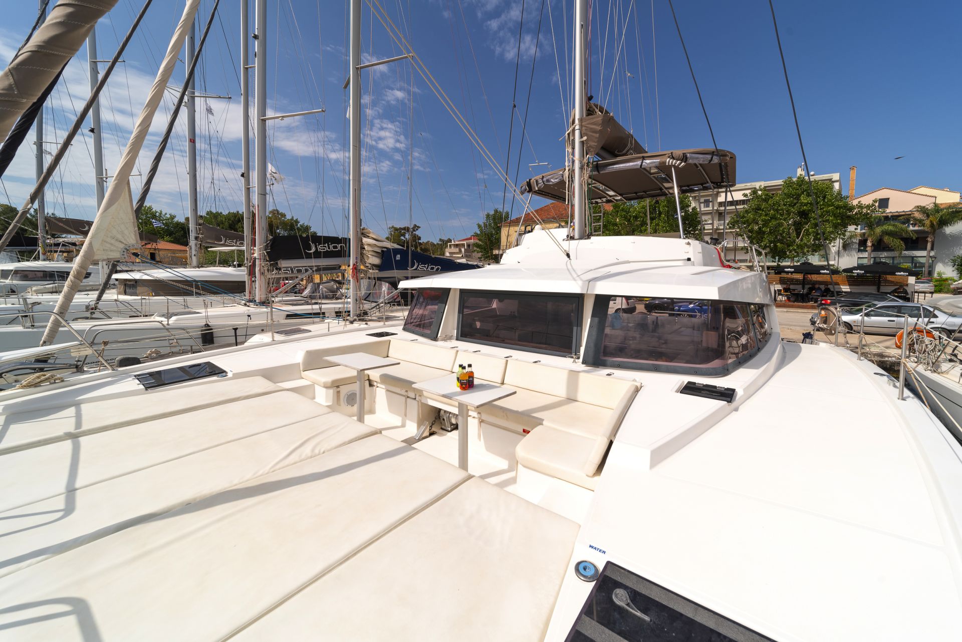 Bali 4.3 | Istion Yachting Greece