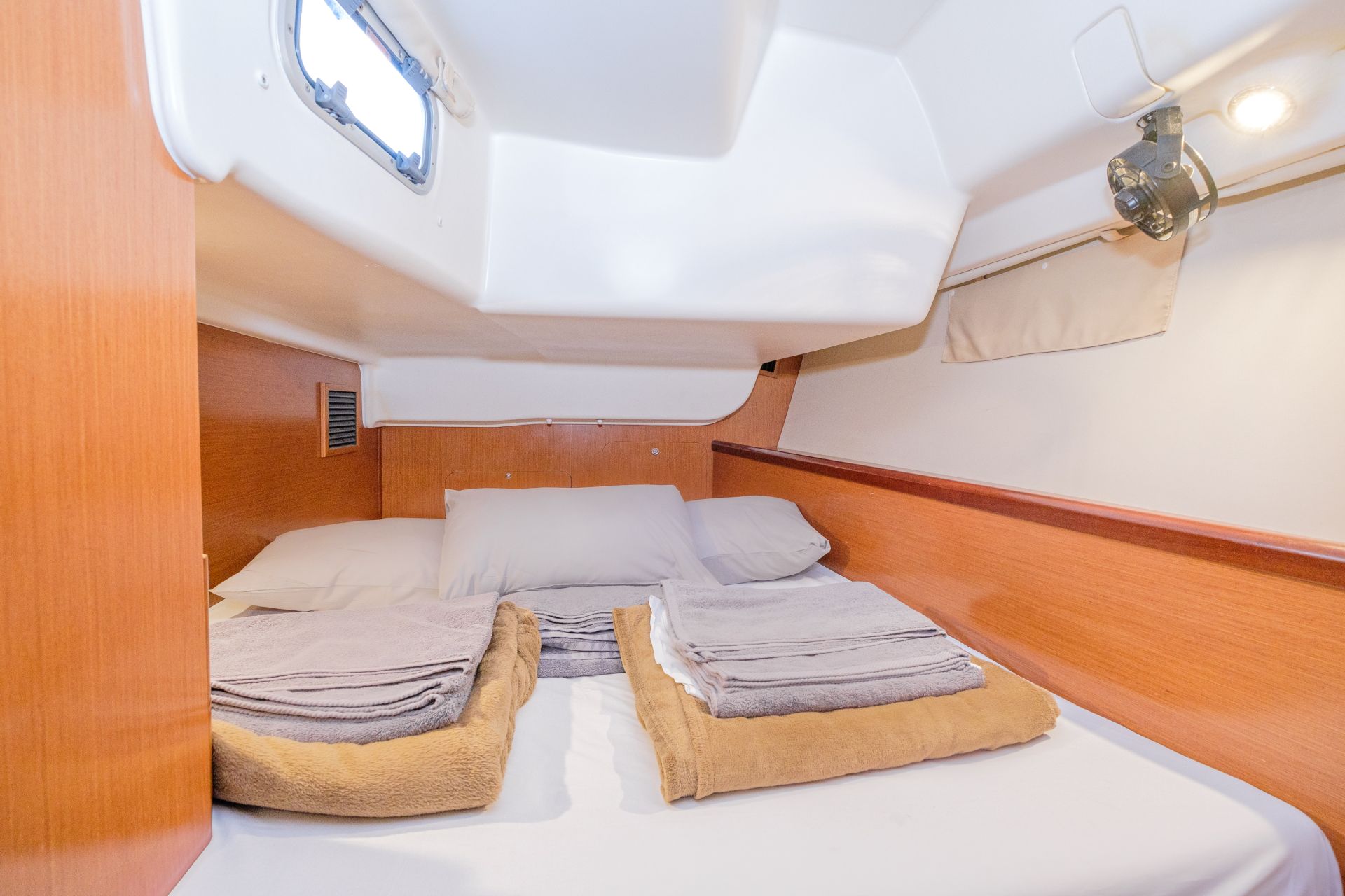 Oceanis 43 | Istion Yachting Greece