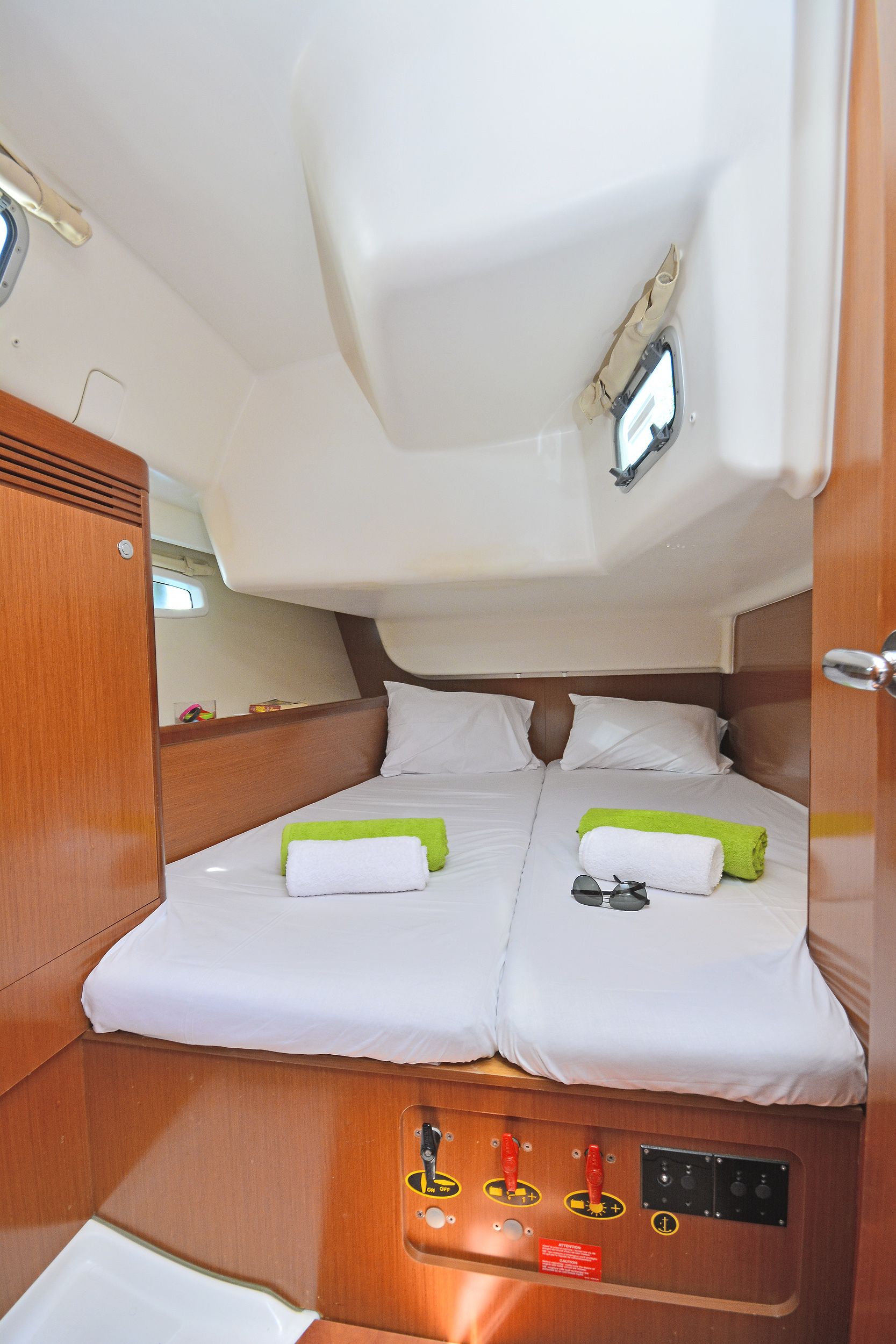 Oceanis 43 | Istion Yachting Greece