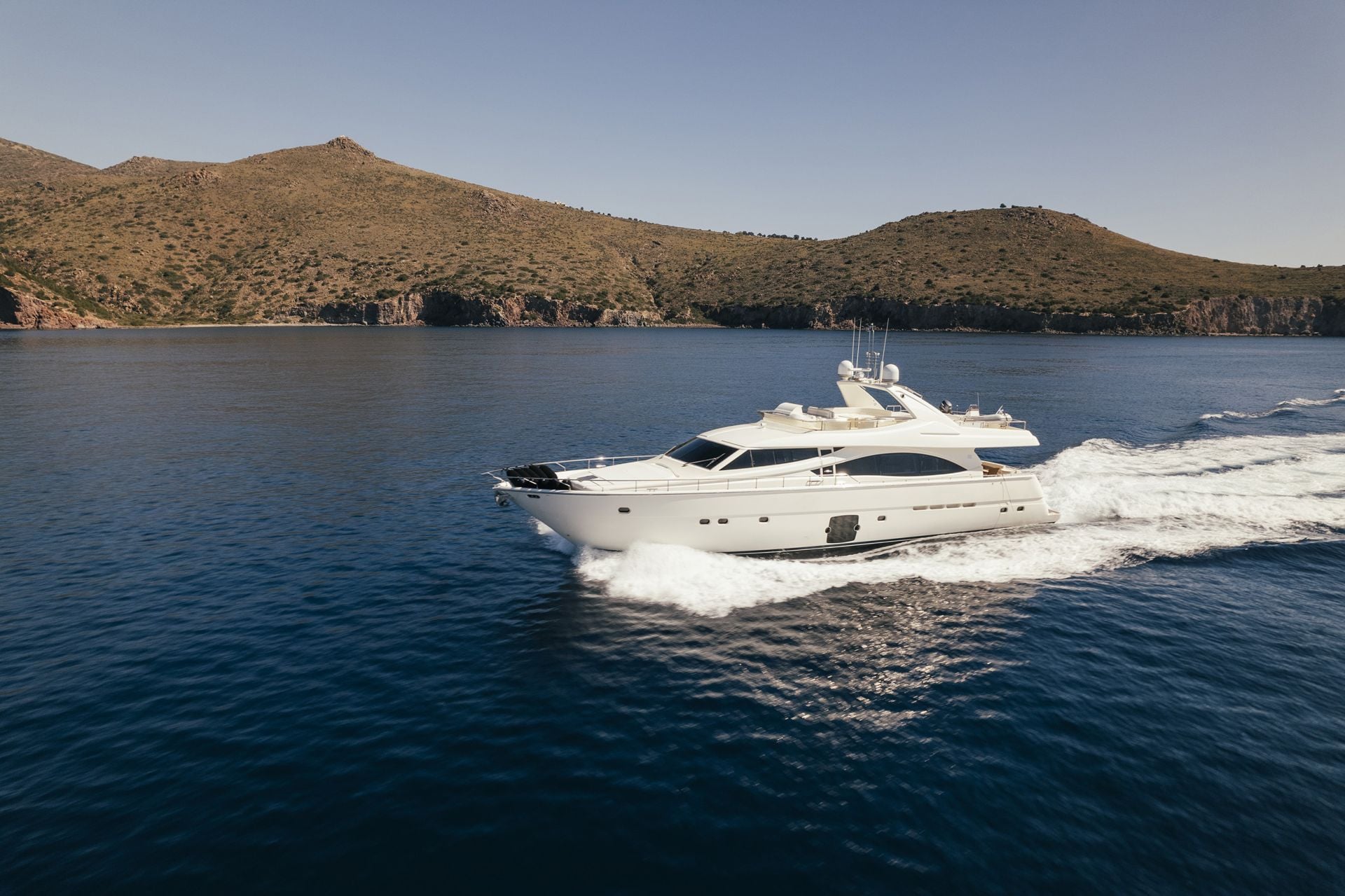 Ferretti 830 Fly | Istion Yachting Greece