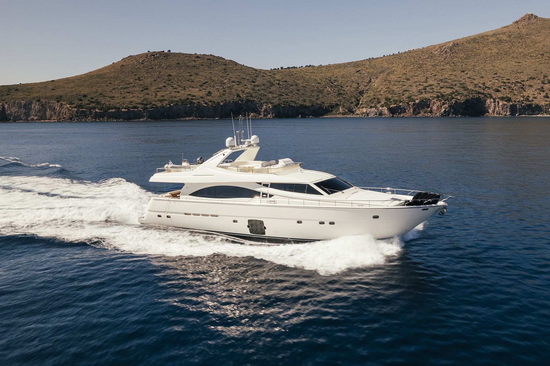 Ferretti 830 Fly | Istion Yachting Greece