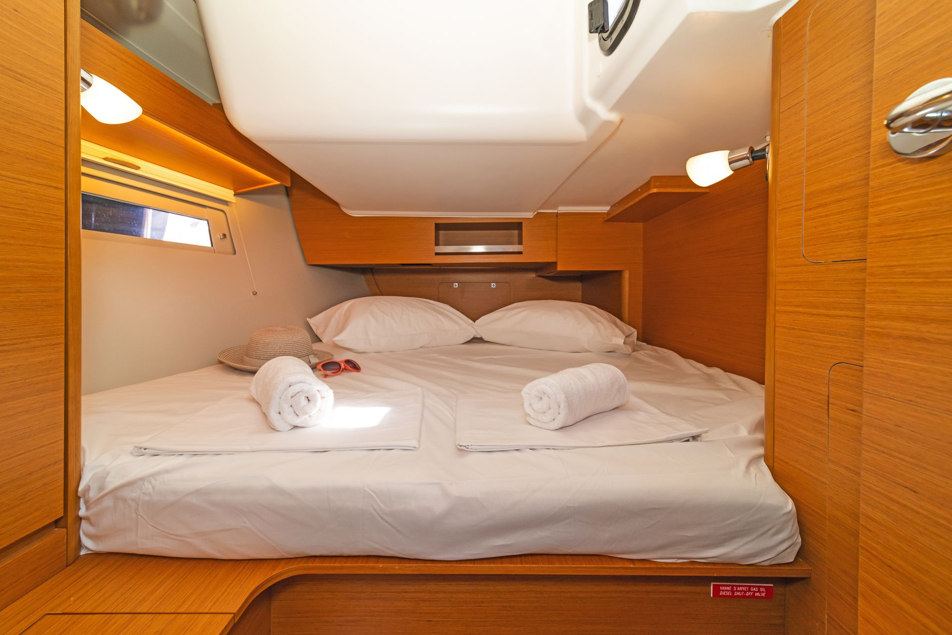 Dufour 390 | Istion Yachting Greece